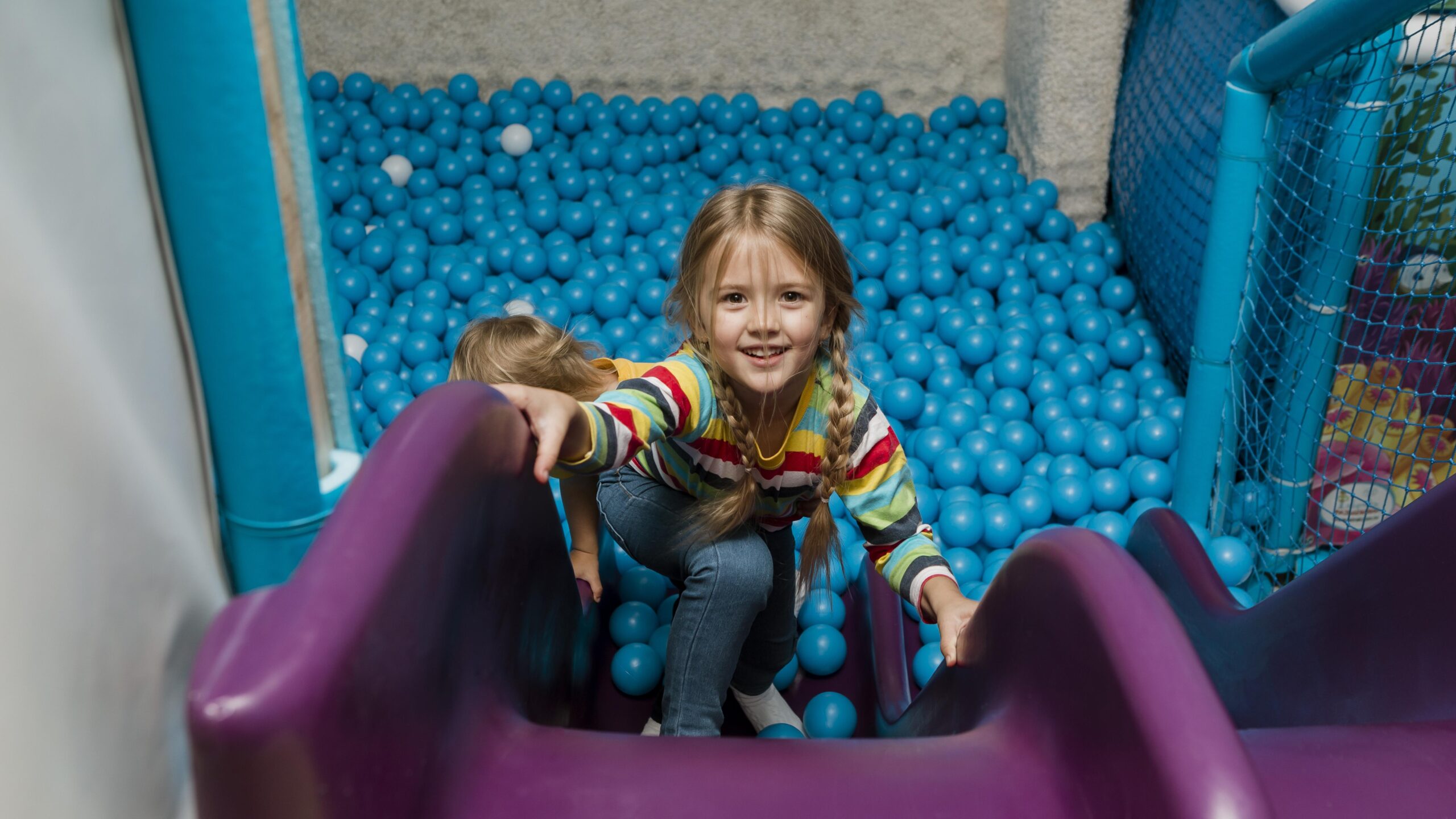 Entertaining Kids Indoors: 10 Imaginative Ideas for Rainy Weather